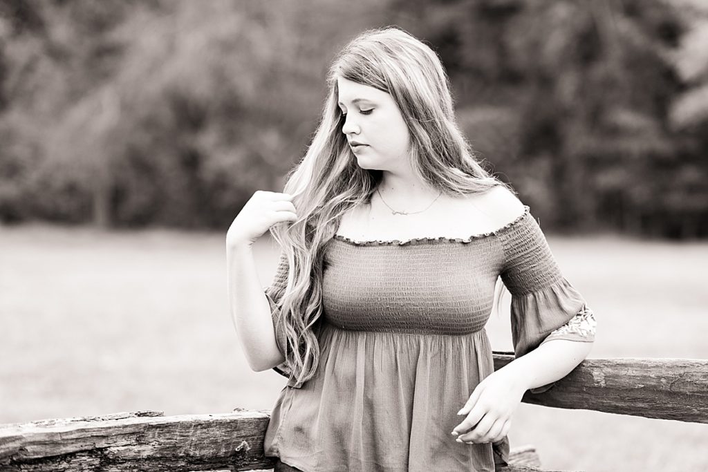 Macie. Rustic Virginia Senior Portraits. - Laura Matthews Photography ...